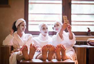 Blackpool Hen Do: The Definitive Guide to Party Houses & Packages