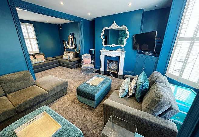 Brighton Hen Do: Definitive Guide to Packages & Hen Party Houses