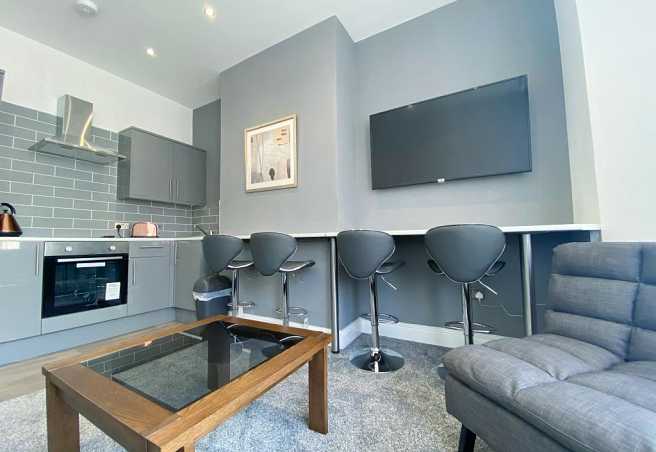 Blackpool Hen Do: The Definitive Guide to Party Houses & Packages