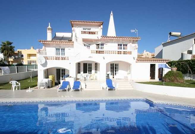 Albufeira Hen Do: The Ultimate Guide to Algarve Weekends