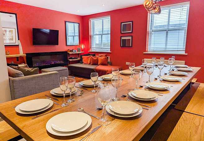 Brighton Hen Do: Definitive Guide to Packages & Hen Party Houses